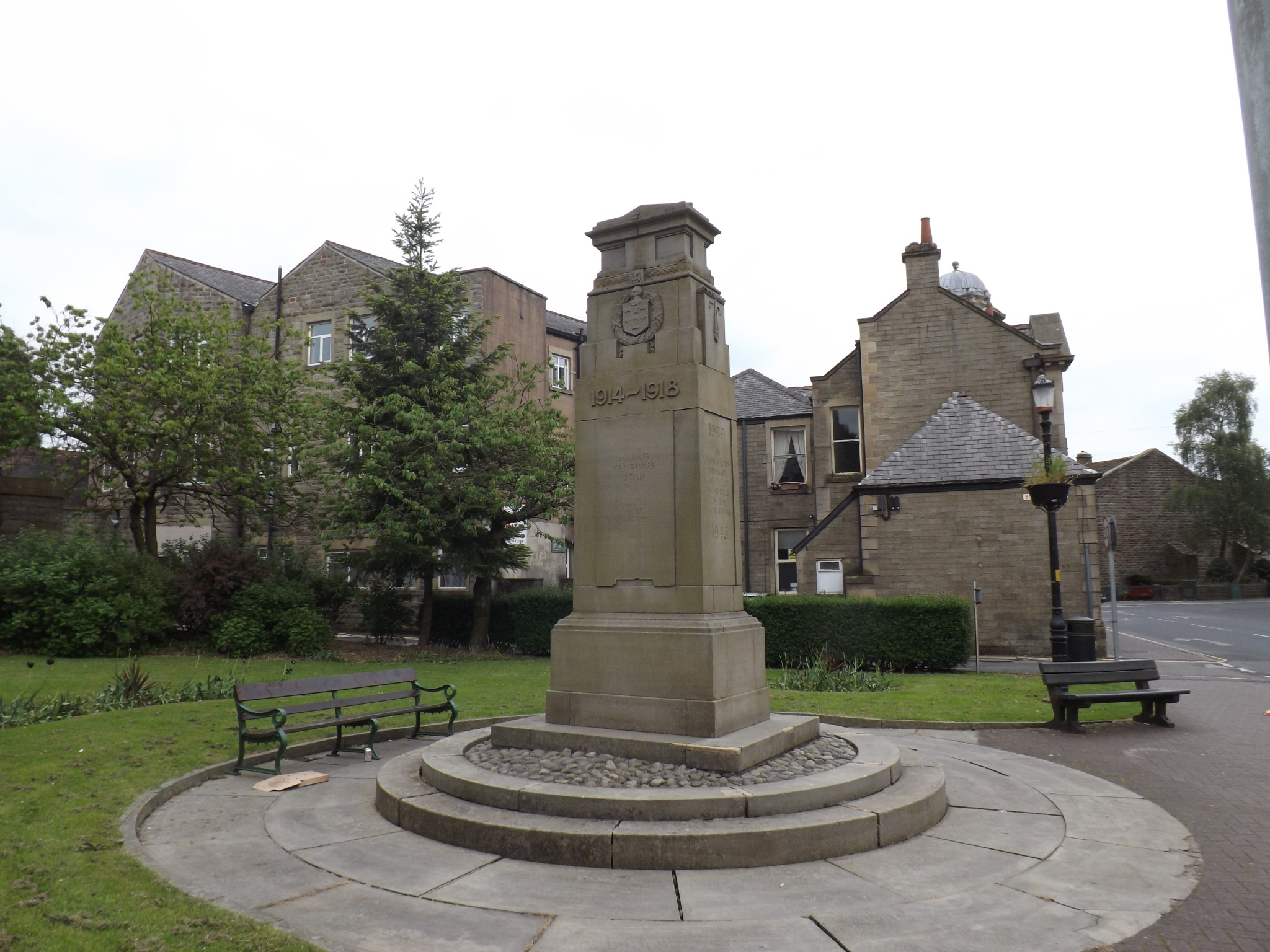Bacup Cenotaph - War Memorials Online